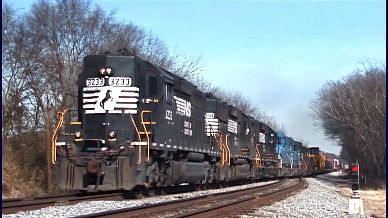 NS SD40-2 #3233 leads NS #347 at Smith, Georgia - 12/29/02 (Topaz VEAI ...