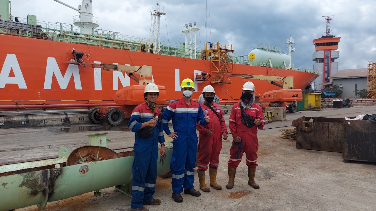 Docking Kapal LPG Gas Walio di Waruna Shipyard Belawan - YouTube