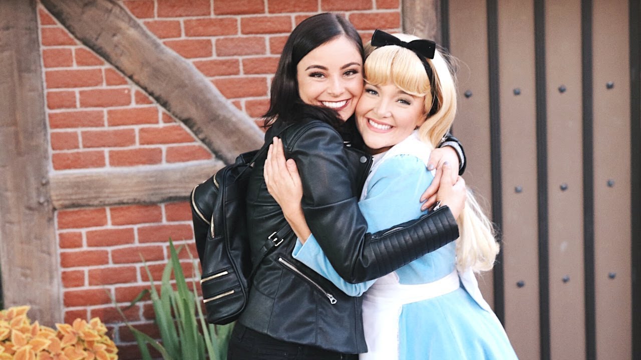 MEETING ALICE and BON VOYAGE BREAKFAST | Disney World Vlog - YouTube