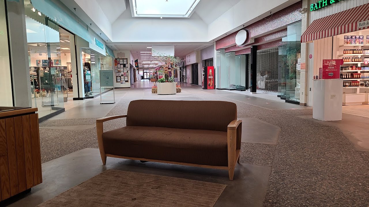 A Visit to Westwood Mall (Marquette MI) - YouTube