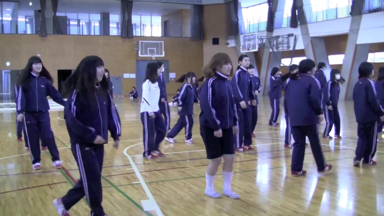 Japanese Highschool DANCE Class - YouTube