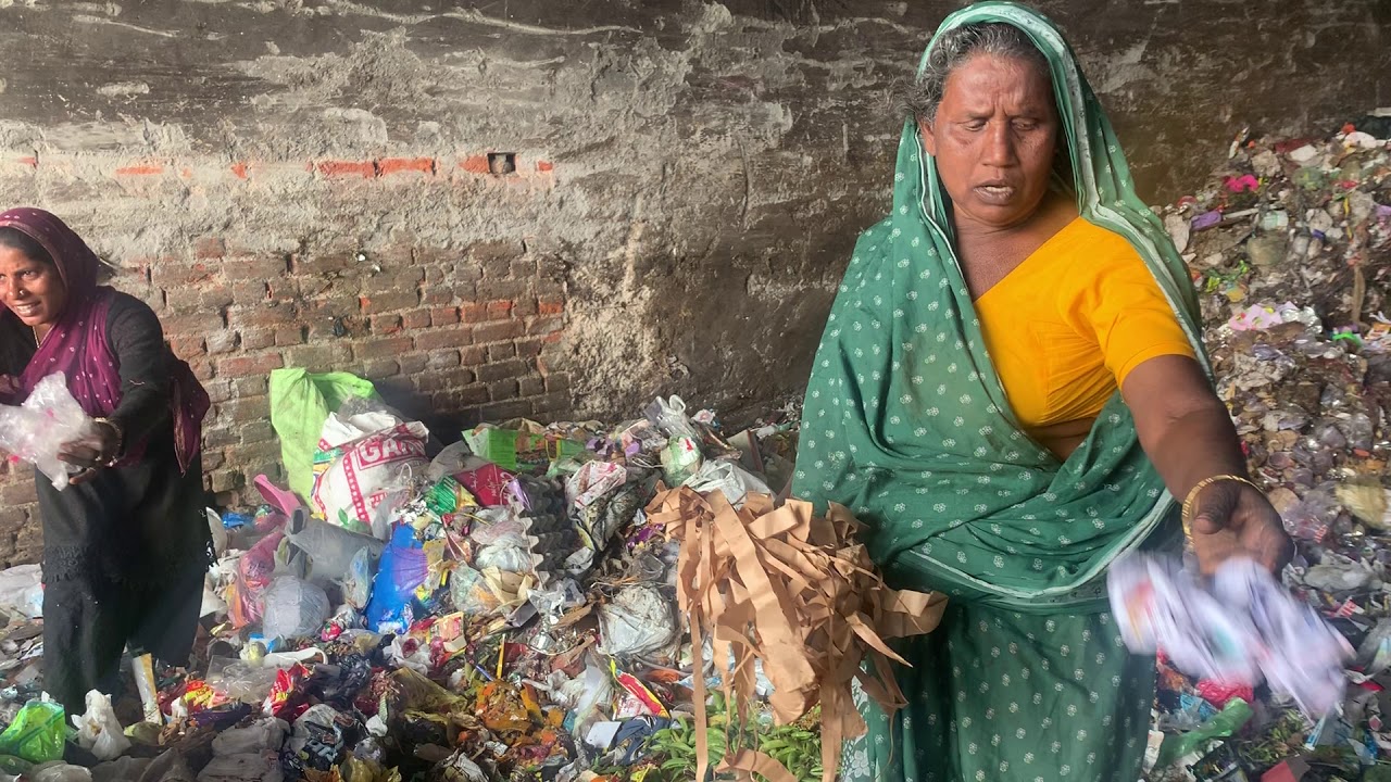 Waste Workers explaining Segregation of Recyclables at Dhalao level ...