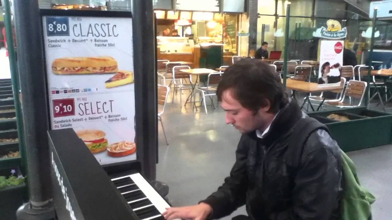 Muse France playing Muse and Coldplay covers on the piano. - YouTube