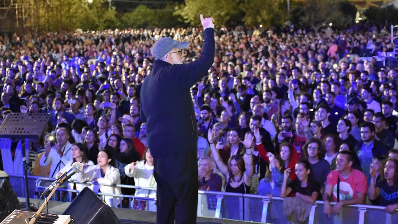 Η τελευταία συναυλία του Θ. Μικρούτσικου στο 45ο Φεστιβάλ ΚΝΕ - ΟΔΗΓΗΤΗ ...