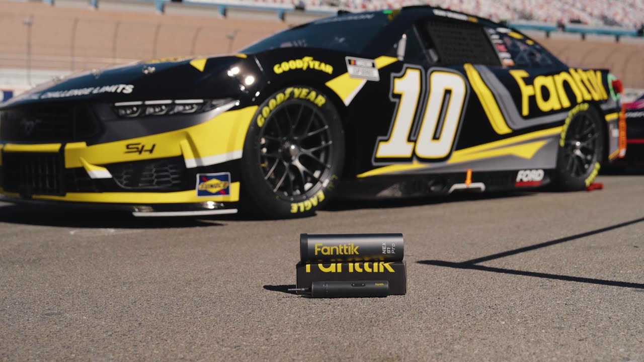 Racing Moments at LV Motor Speedway | Fanttik x Noah Gragson - YouTube