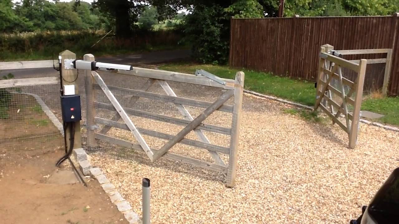 Five Bar Gate Automation - YouTube