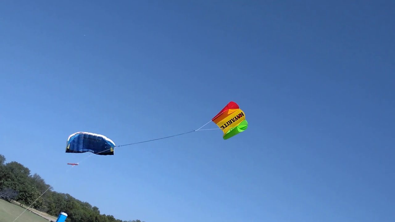 Looping Foil Under Lifter Kite Generates Electricity - YouTube
