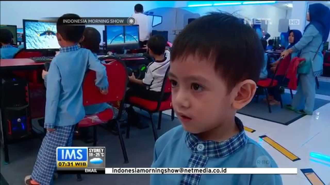 Menerbangkan Pesawat Layaknya Pilot -IMS - YouTube