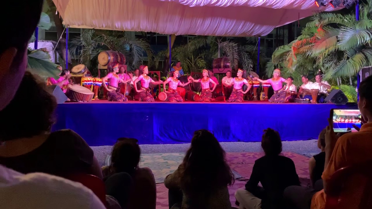 របាំ ហោមរោងយីកេ/YIKE Dance - YouTube