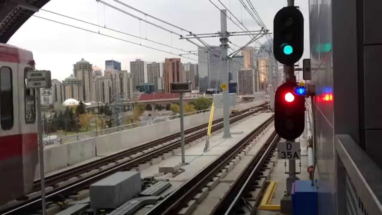 C-Train Arriving at Sunalta Station - YouTube