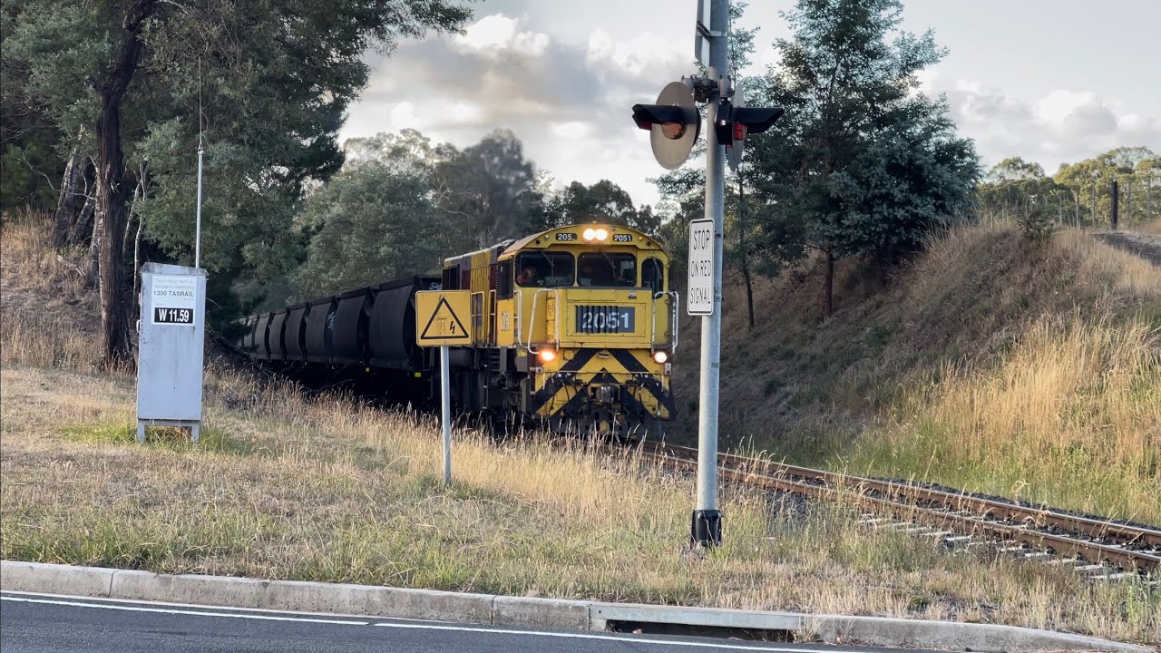 TasRail 2051 #55 train crossing Relbia Road - YouTube