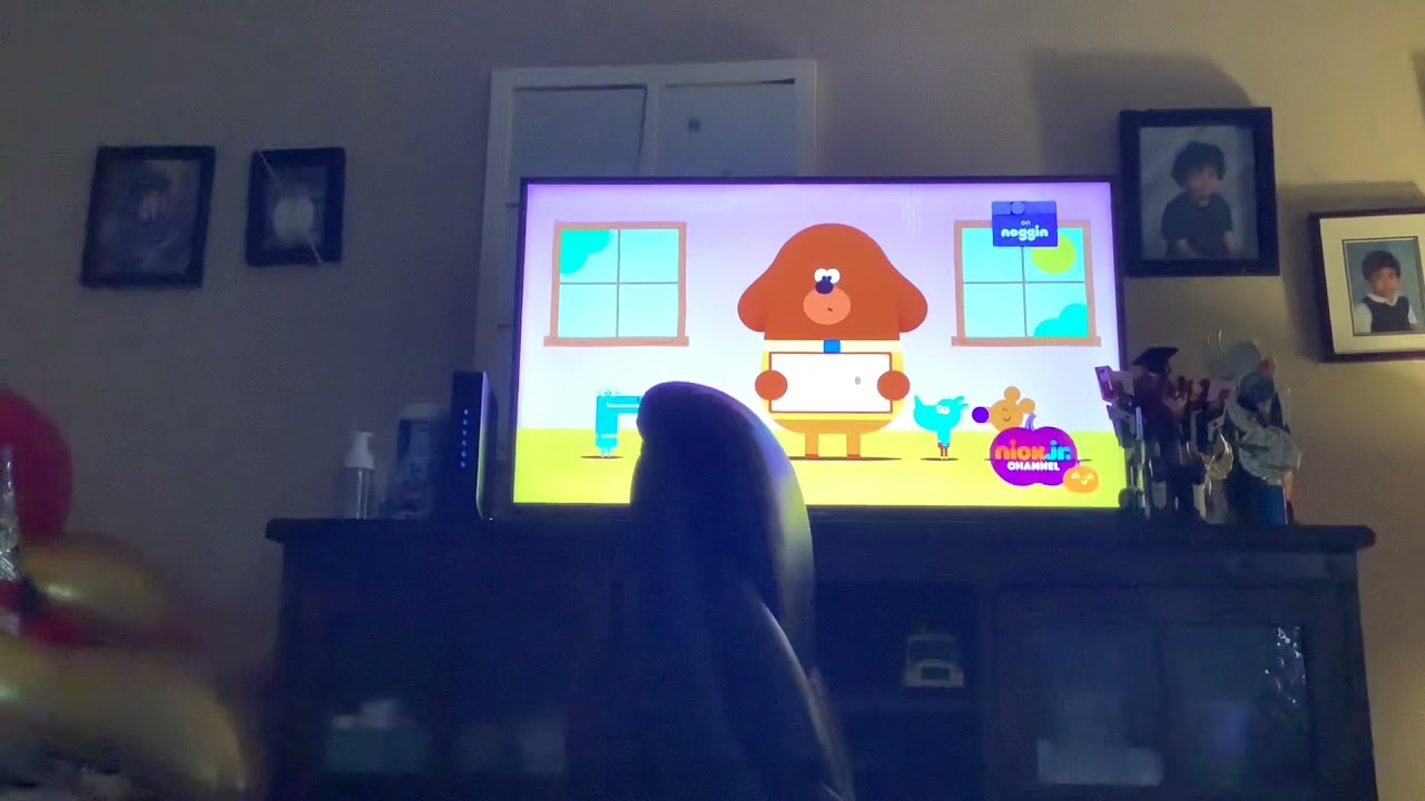 Hey Duggee 3x40 The Mythical Creature Badge - YouTube