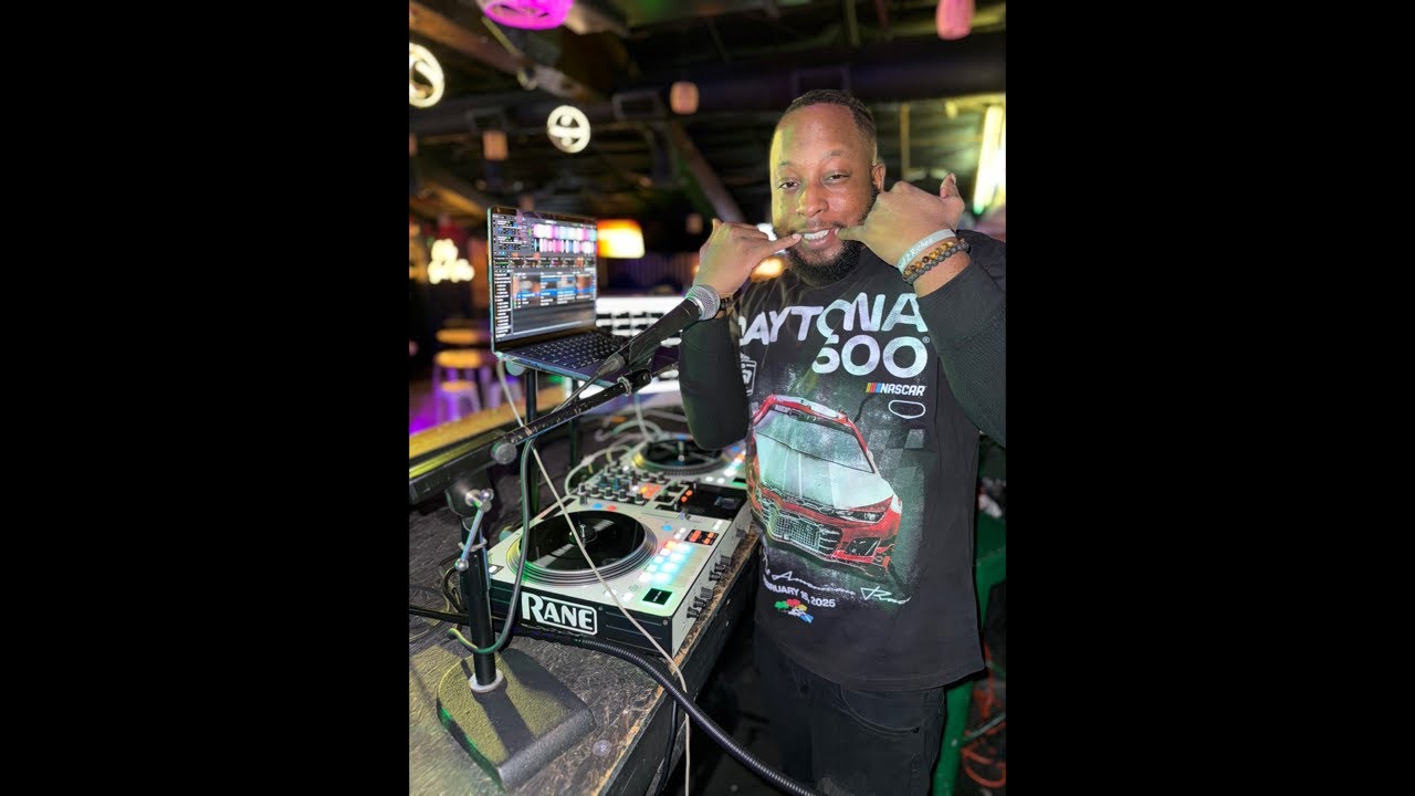 DJ ROYALTY is live! Music - YouTube
