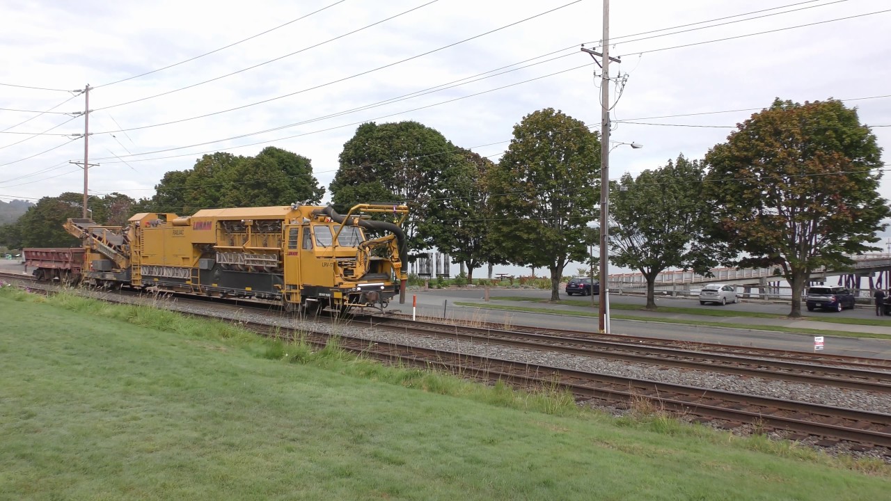 LORAM LRV 17 Railvac @ Old Town Tacoma, WA 4K - YouTube