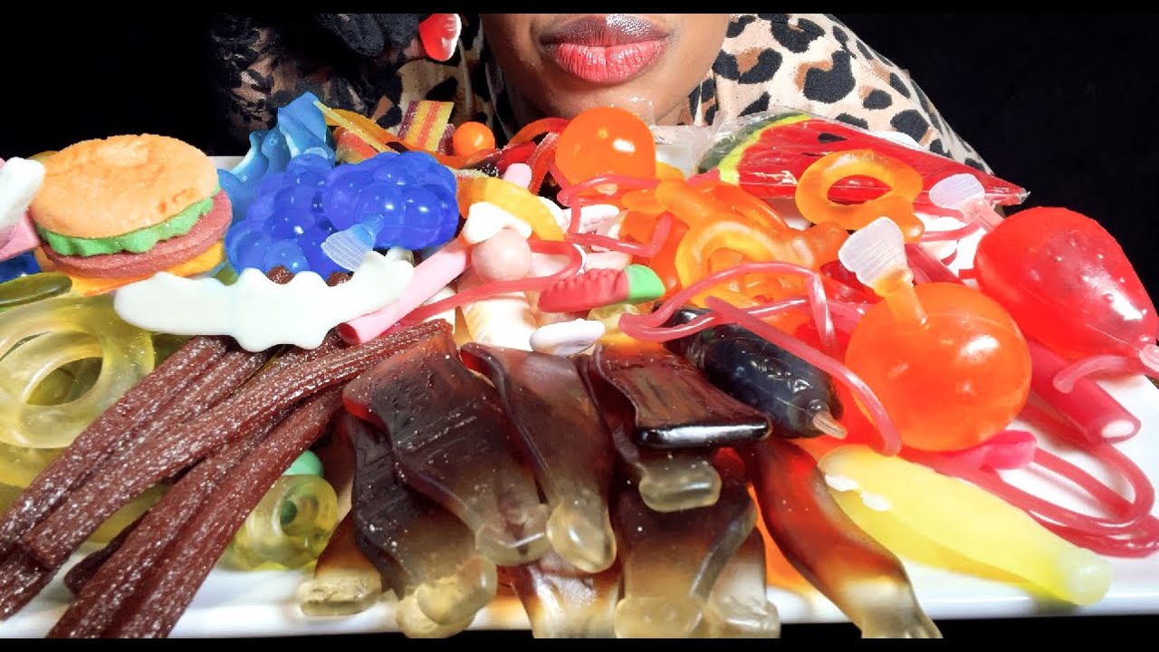 ASMR EATING CANDY Heart Mukbang candy video real mouth people eating ...