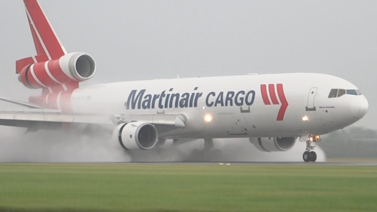 PURE MD-11 POWER! What an Amazing Trijet Sound! Martinair, Lufthansa ...