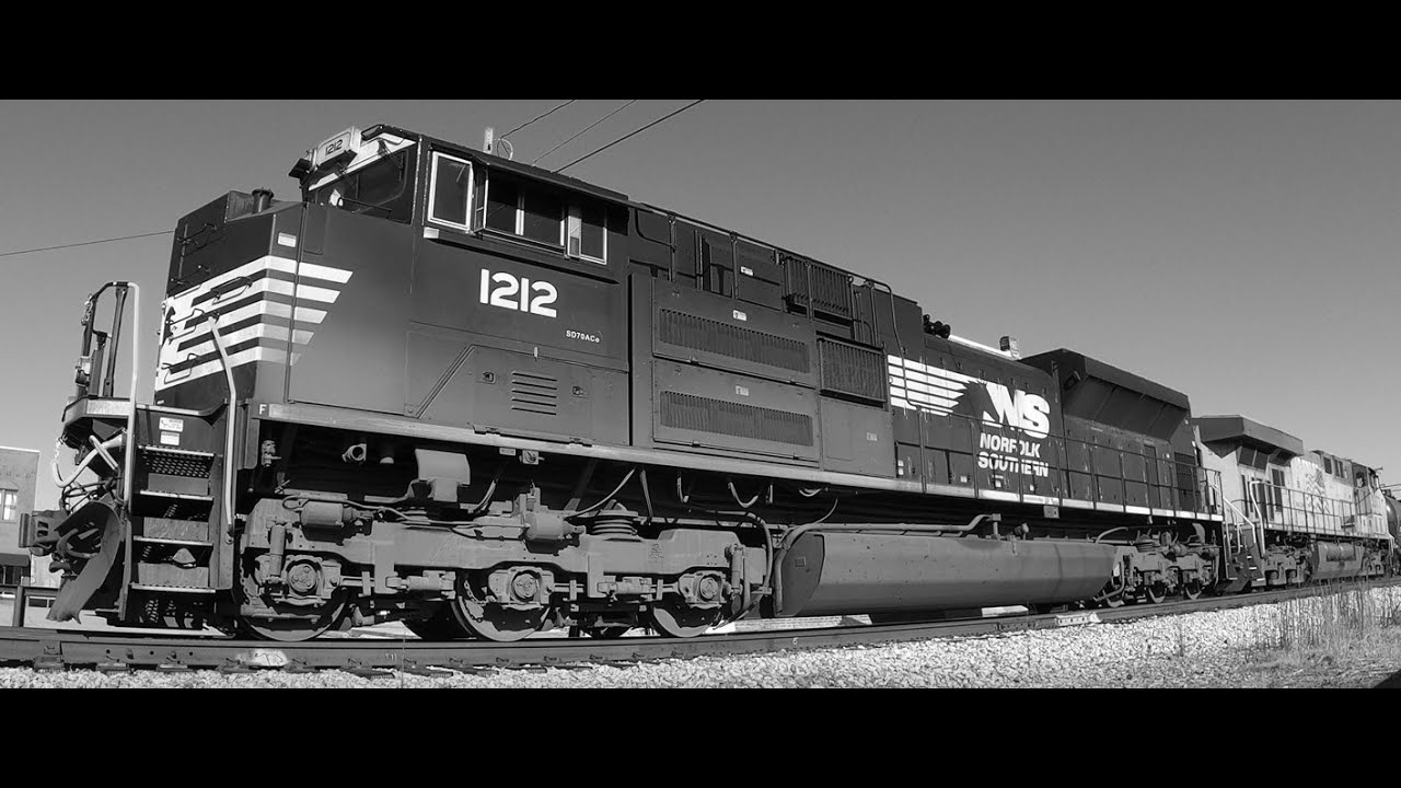NS 1212 & UP 5377 Southbound HAZMAT Consist MP 172 Sweetwater, TN - YouTube