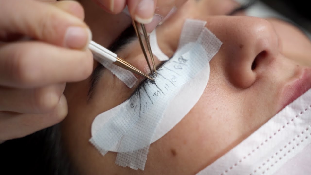 One By One Wimperextensions - Training bij Perfect Eyelash - YouTube