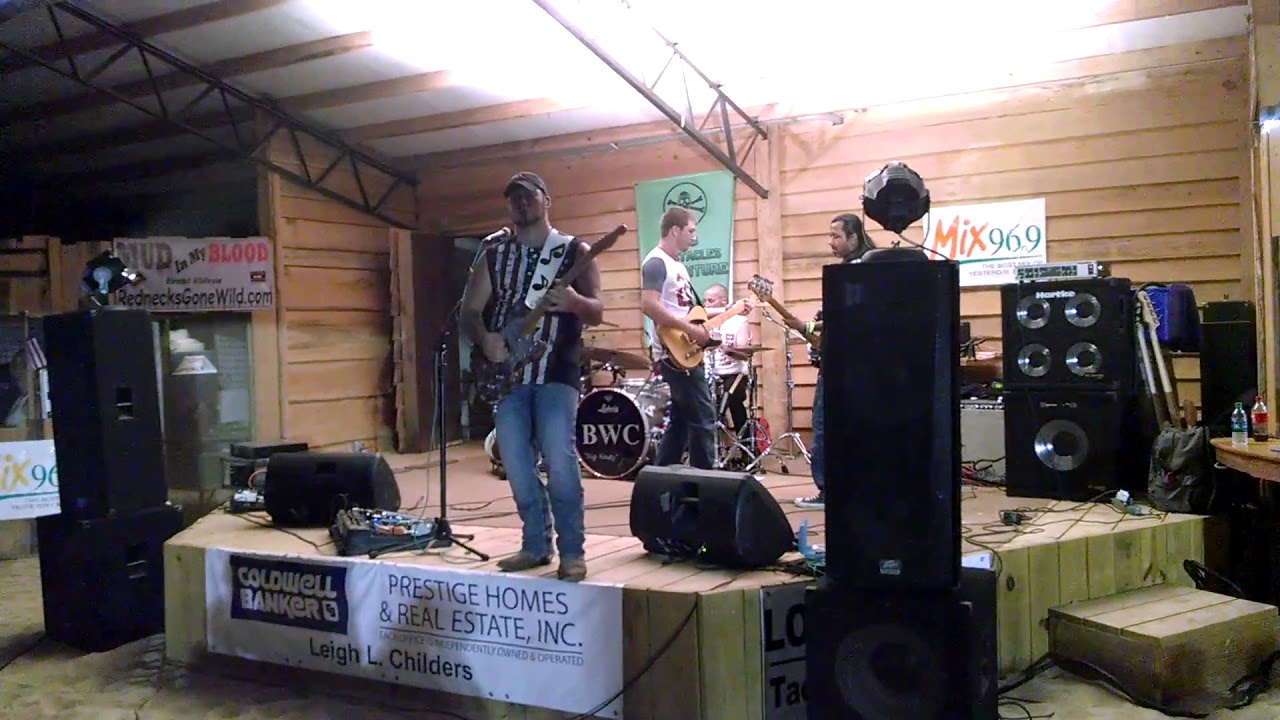Barbed Wire Creek - Pinky Promise (Live) - YouTube