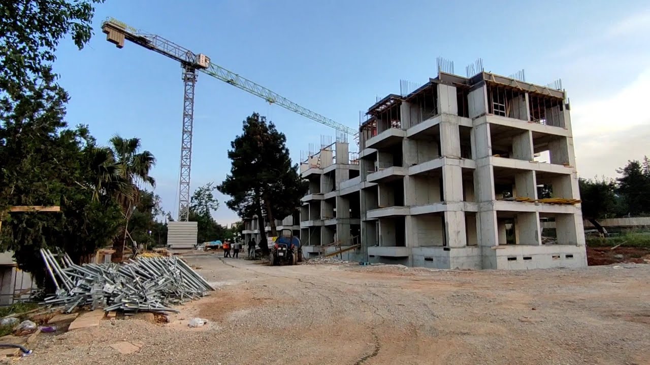 Building a 4 meter foundation - construction videos - YouTube