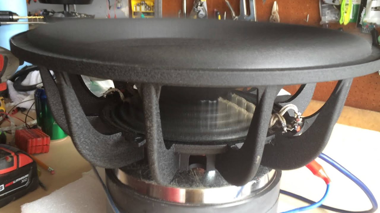 Ultra Audio 400oz 15" playing 20hz free air - YouTube