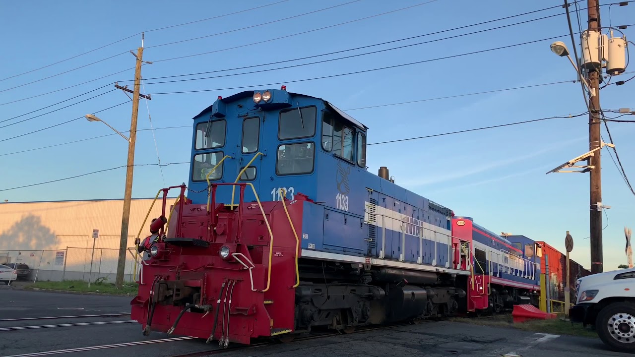NYNJ Railroad Switching Cars @ Port Jersey, NJ, with an EMD SW1500 ...