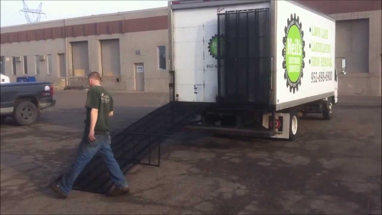Cube Van Ramp Closing - YouTube