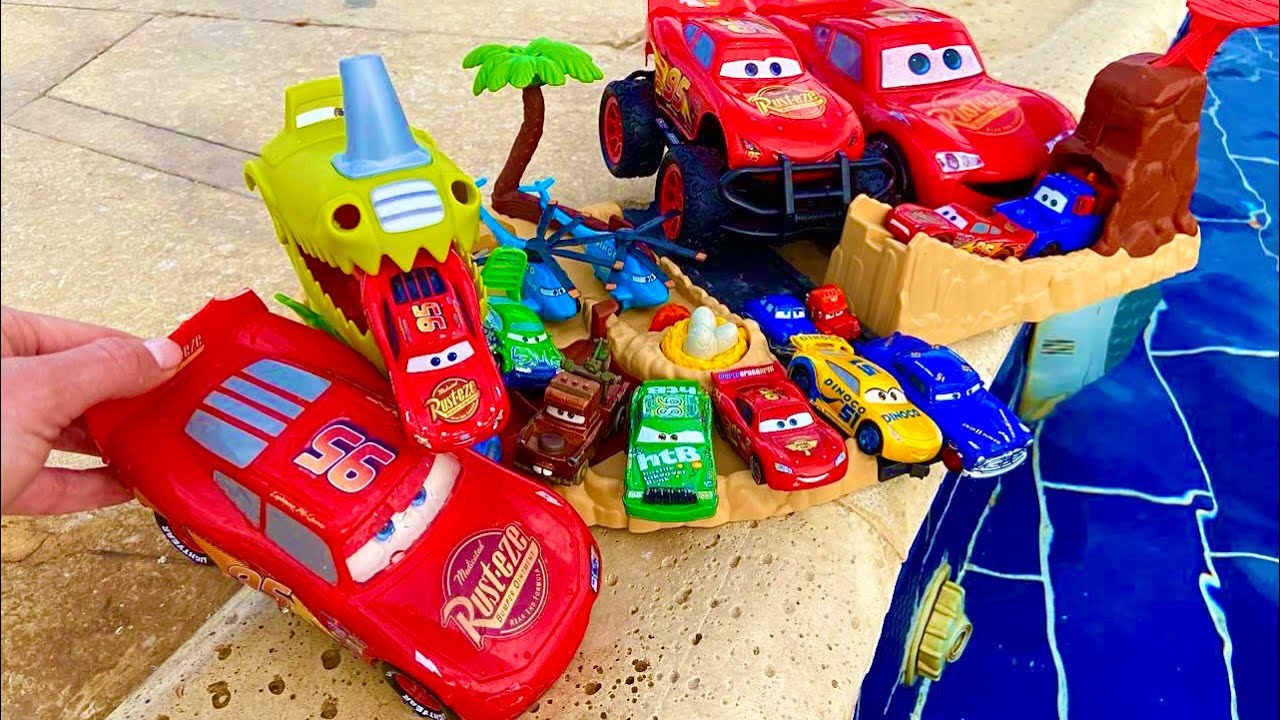 Disney Pixar Cars toys Review | Lightning McQueen, Finn McMissile, Mack ...
