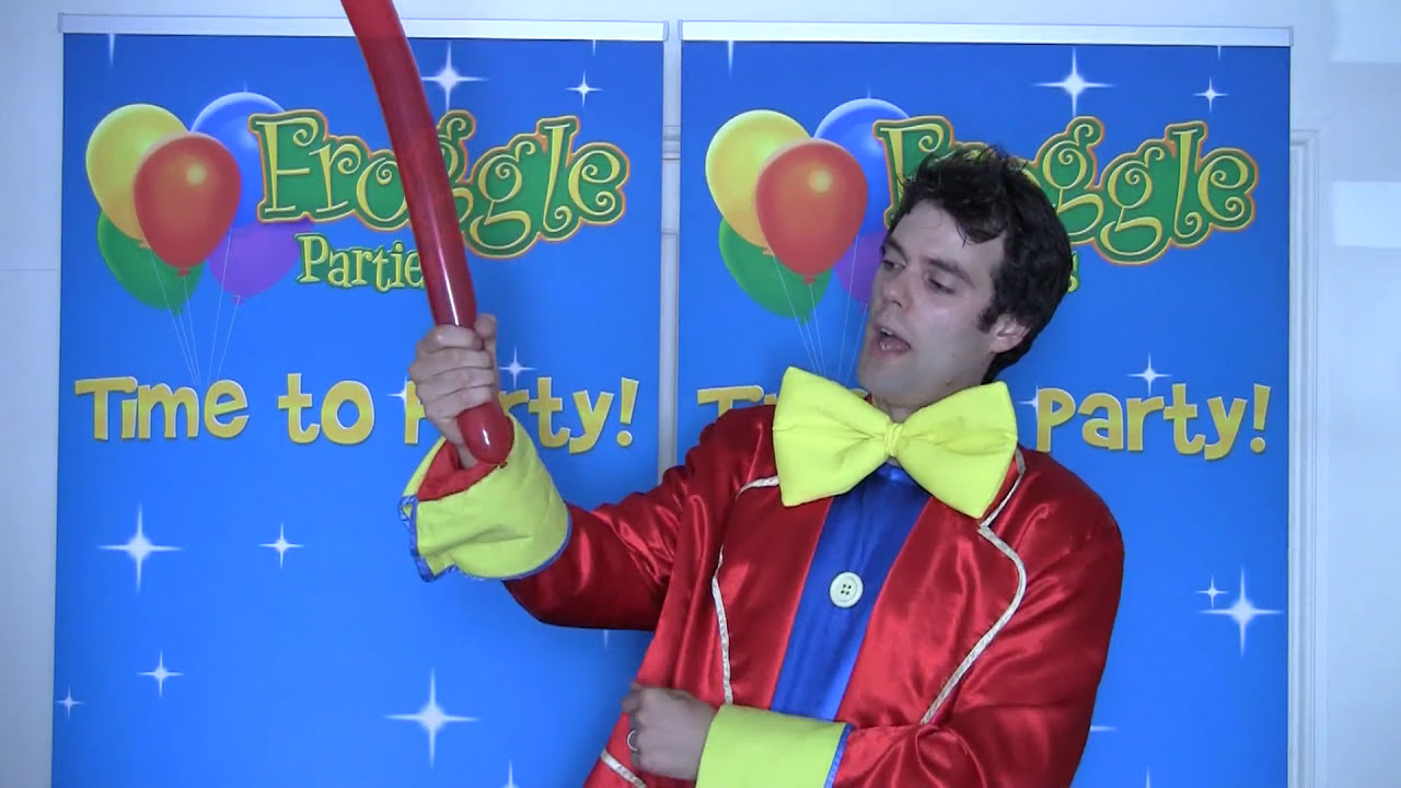 Super easy balloon sword - How to make a balloon sword in no time ...