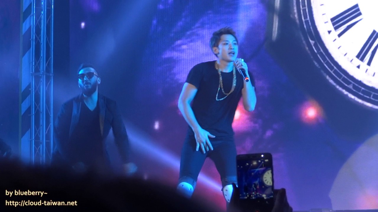 Rain Bi 비 161231 Rain 2017 New Year Party in Taiwan_ Only You - YouTube