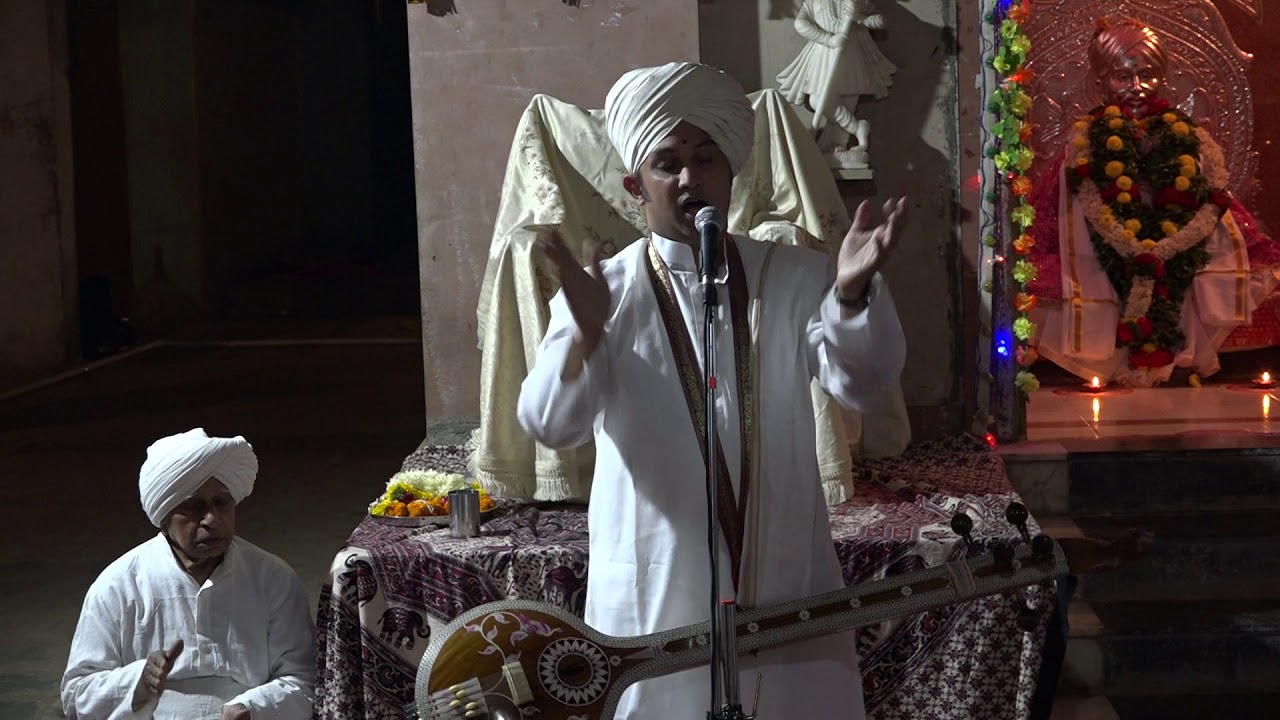 SADGURU BABA MAHARAJ SATARKAR KIRTAN - YouTube