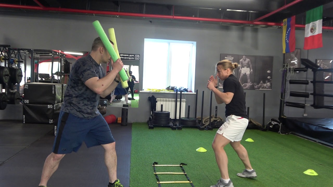 WOW Female Boxing Star 10-0 7 KOs With Legs Like Mike Tyson - Julia ...