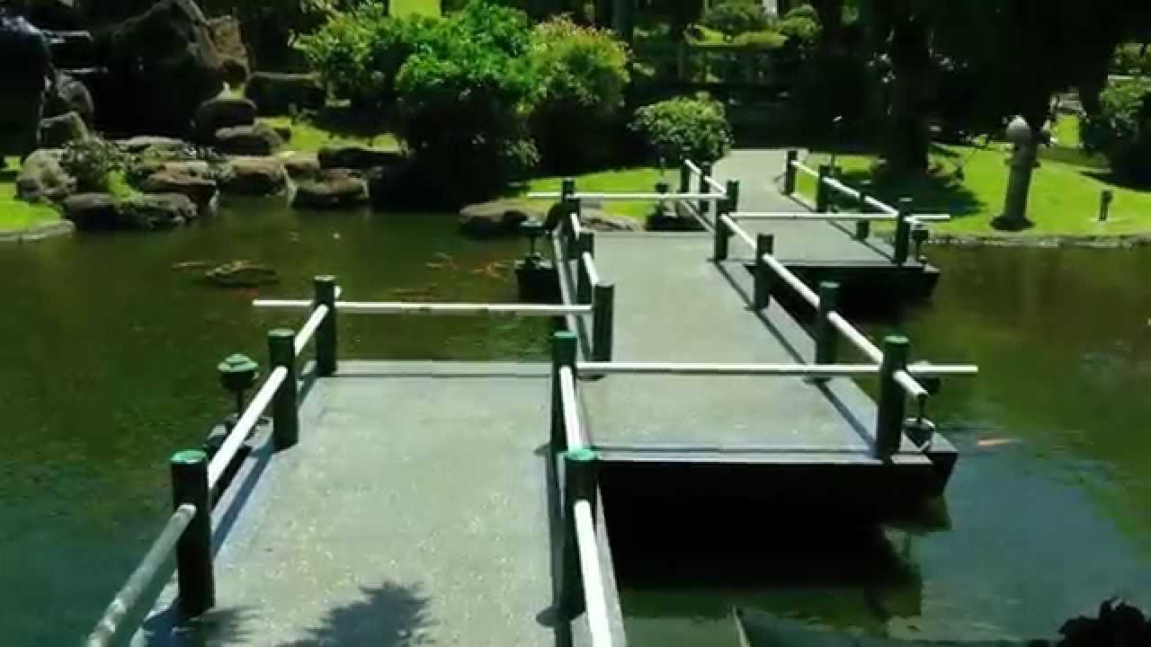 The Zig-Zaggy Path over Koi Pond @ Honolulu HNL Airport, Oahu - YouTube