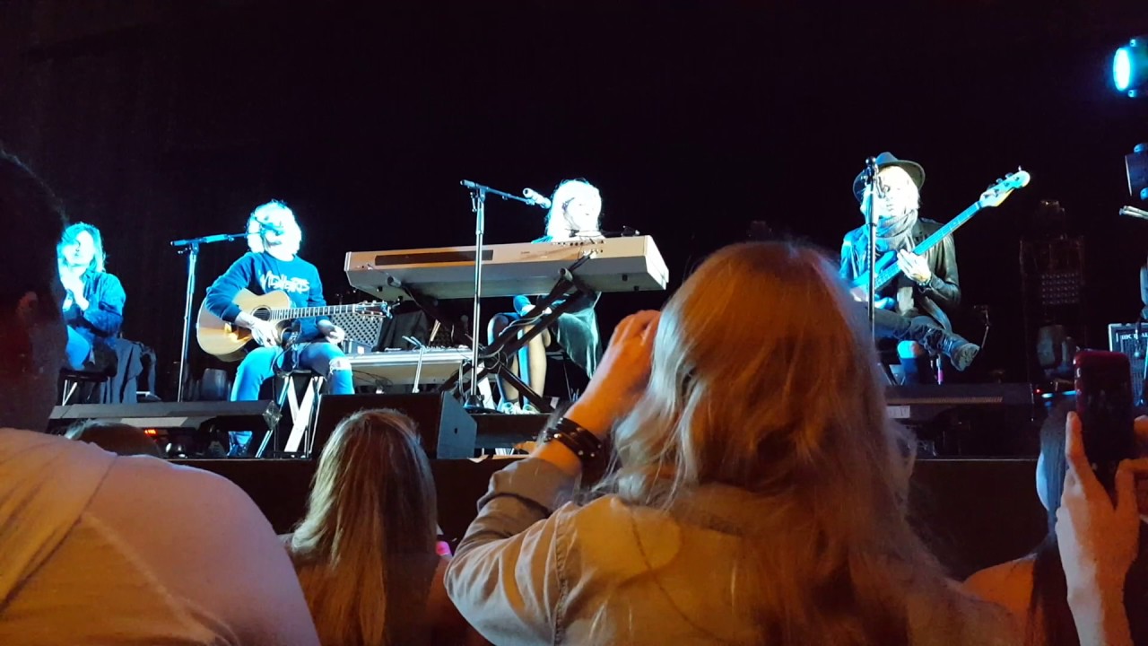 R5 VIP Soundcheck March 11, 2016 - YouTube