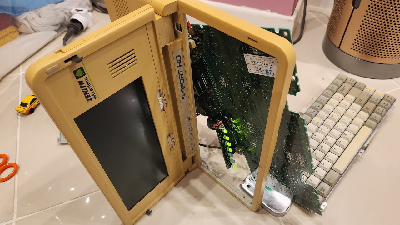 Prima accensione laptop Zenith Data System Minisport HD 1^ parte - YouTube