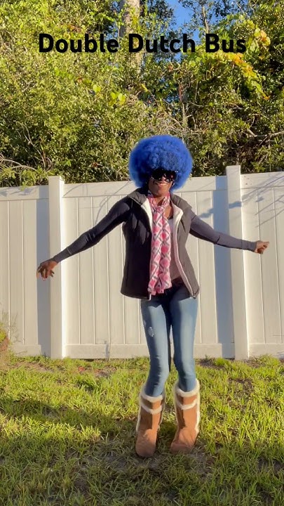 Double Dutch Bus #dance #dancevideo #shorts @veetaveetv - YouTube