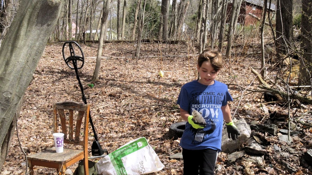 Lady Digger in PA - Metal Detecting & Bottle Digging With Brayden - YouTube