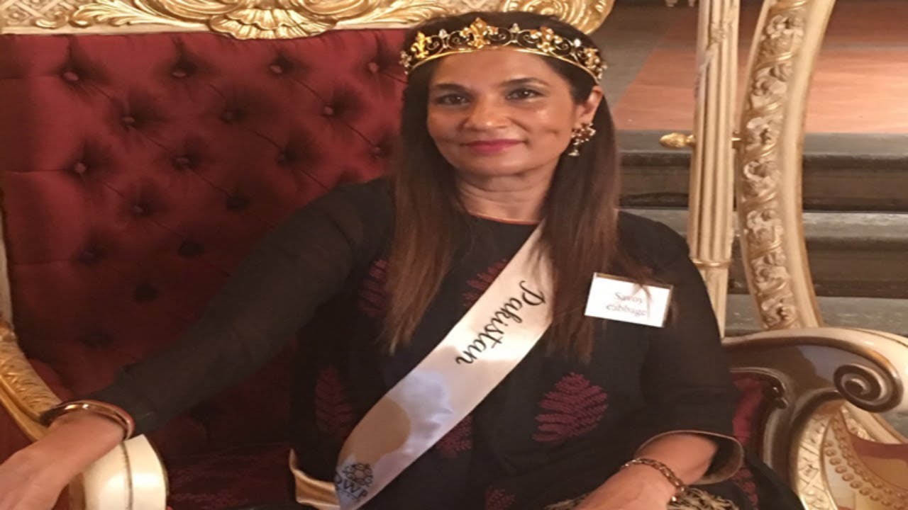 Frieha Altaf comes under fire for mocking people’s clothing - YouTube