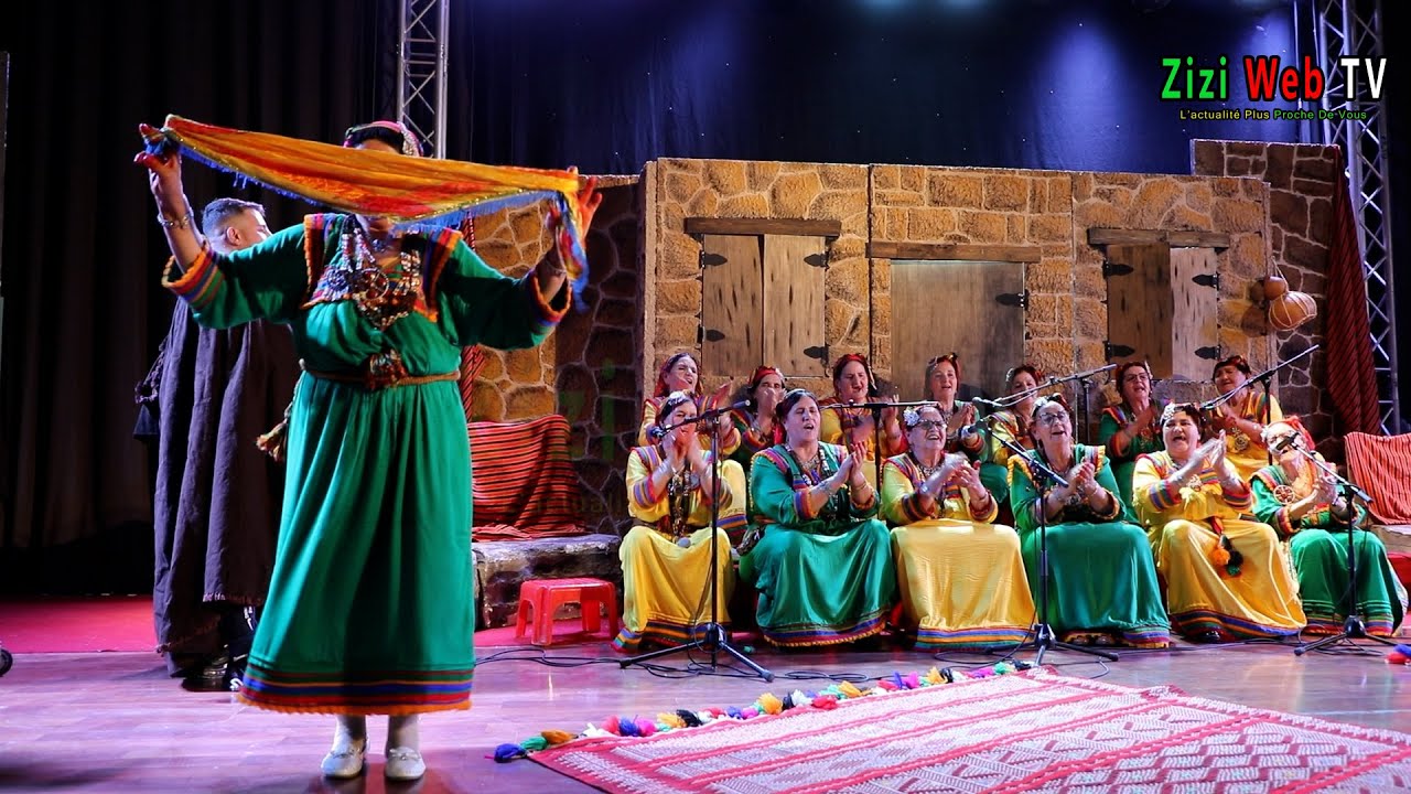 Magnifiques Chants Des Braves Femmes Du Village Takoucht De Bouzeguene ...
