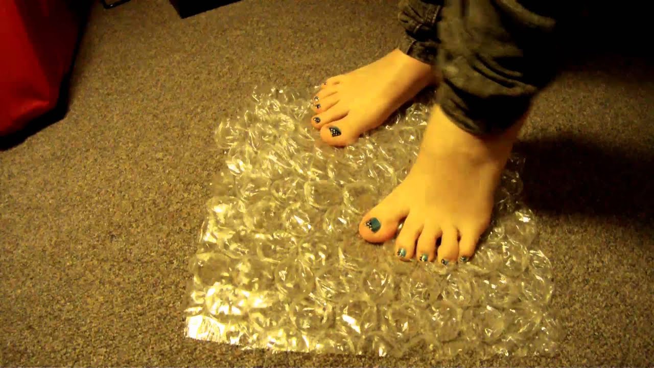 Bubble Wrap vs Bare Feet - YouTube