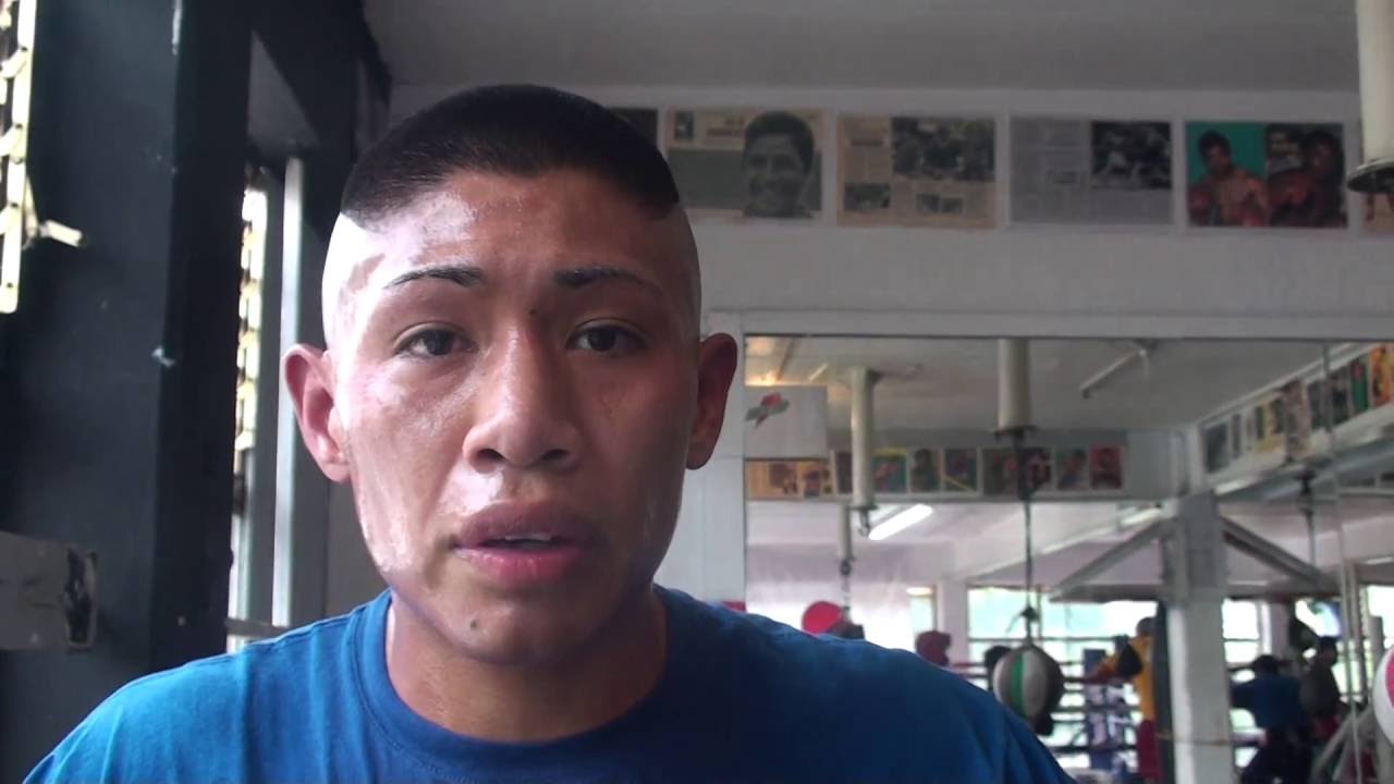 Iván Lee "El Momento" un novato con estilo y buen boxeo - YouTube
