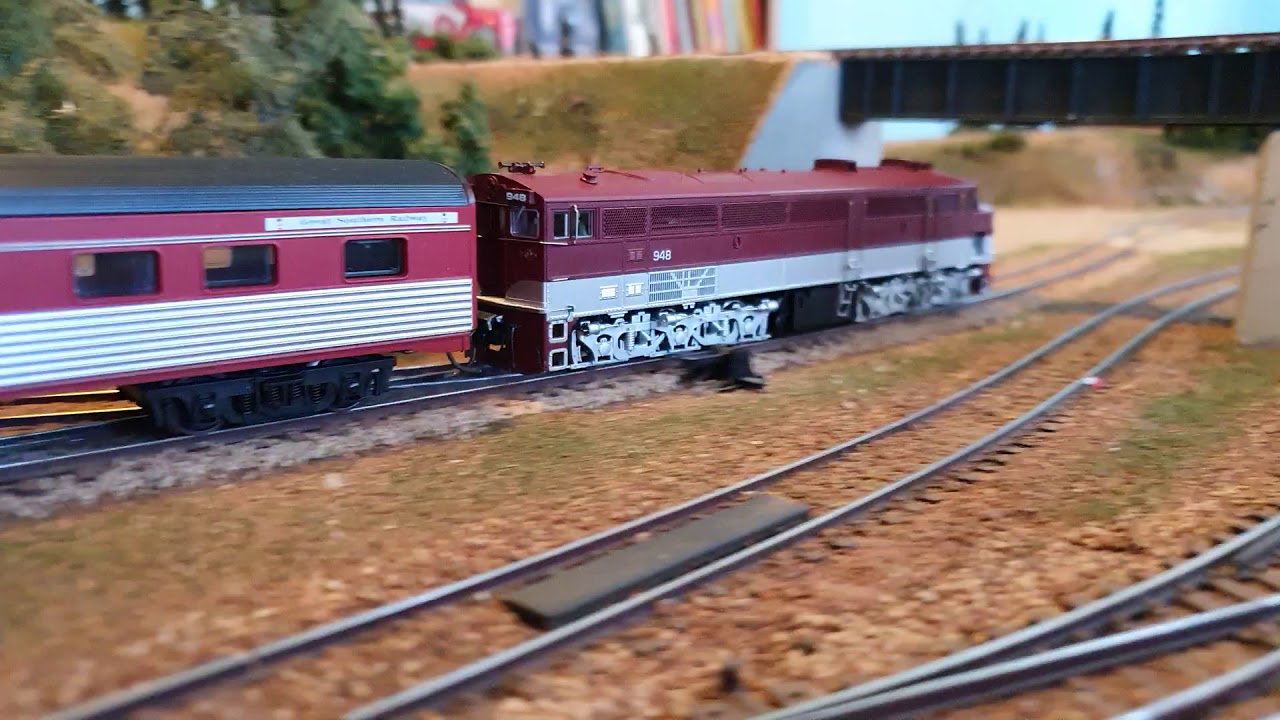 Trainorama 930 class 'The Overland' HO scale - YouTube