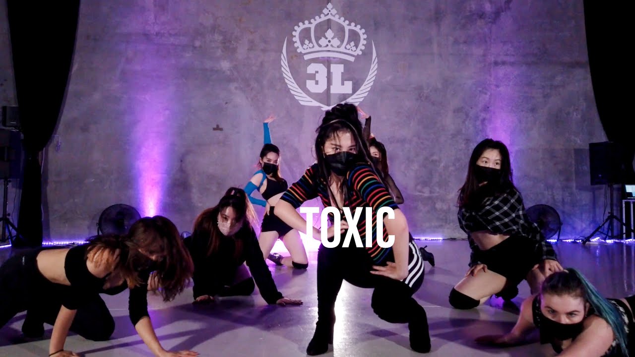 Britney Spears - Toxic/ Dance Cover - YouTube