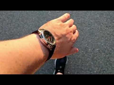 Casual exercise with RAE-3 Black mechanical watch. #automaticwatch #mechanicalwatch #wristwatch