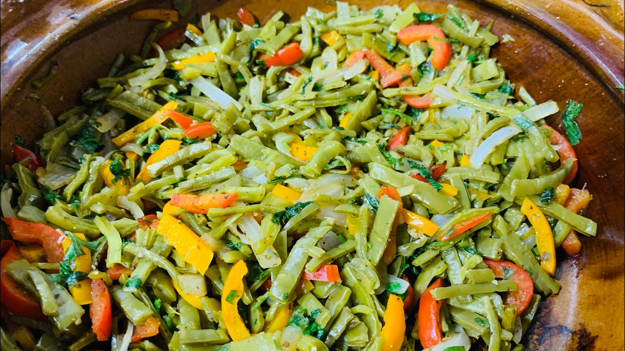 Nopales guisados para quesadillas o empanadas - YouTube