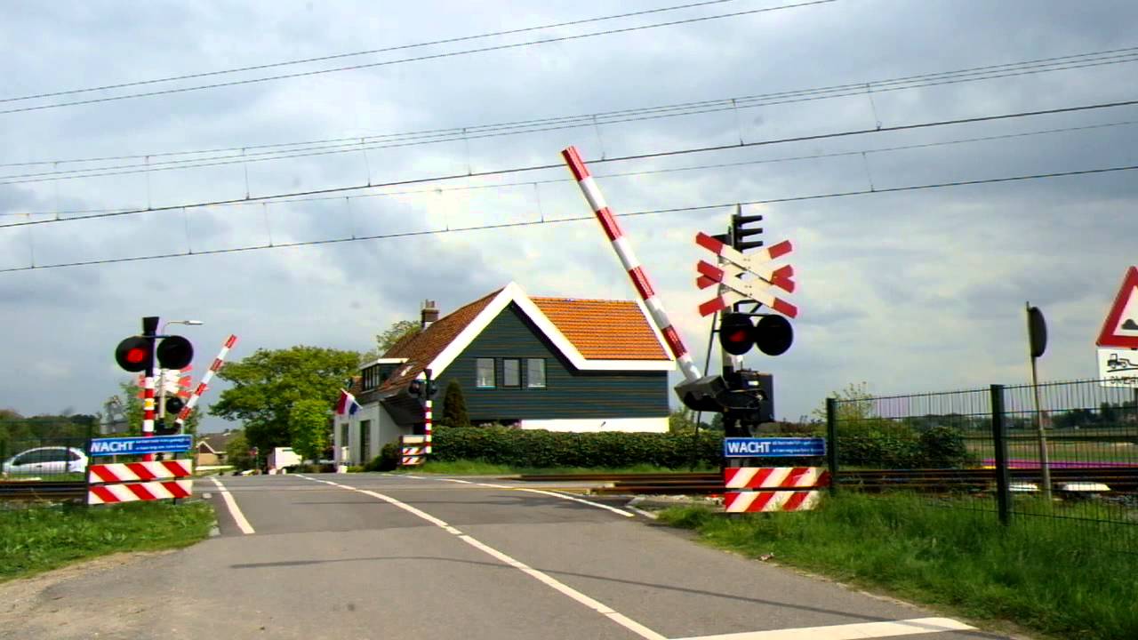 Spoorwegovergang Hillegom / Dutch Railroad-/ Level Crossing ...