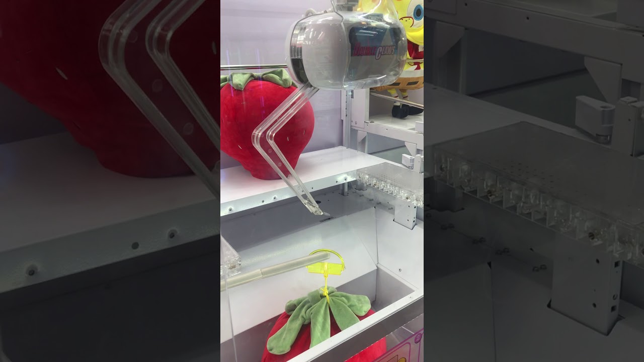 UFO Claw Machine Win - YouTube
