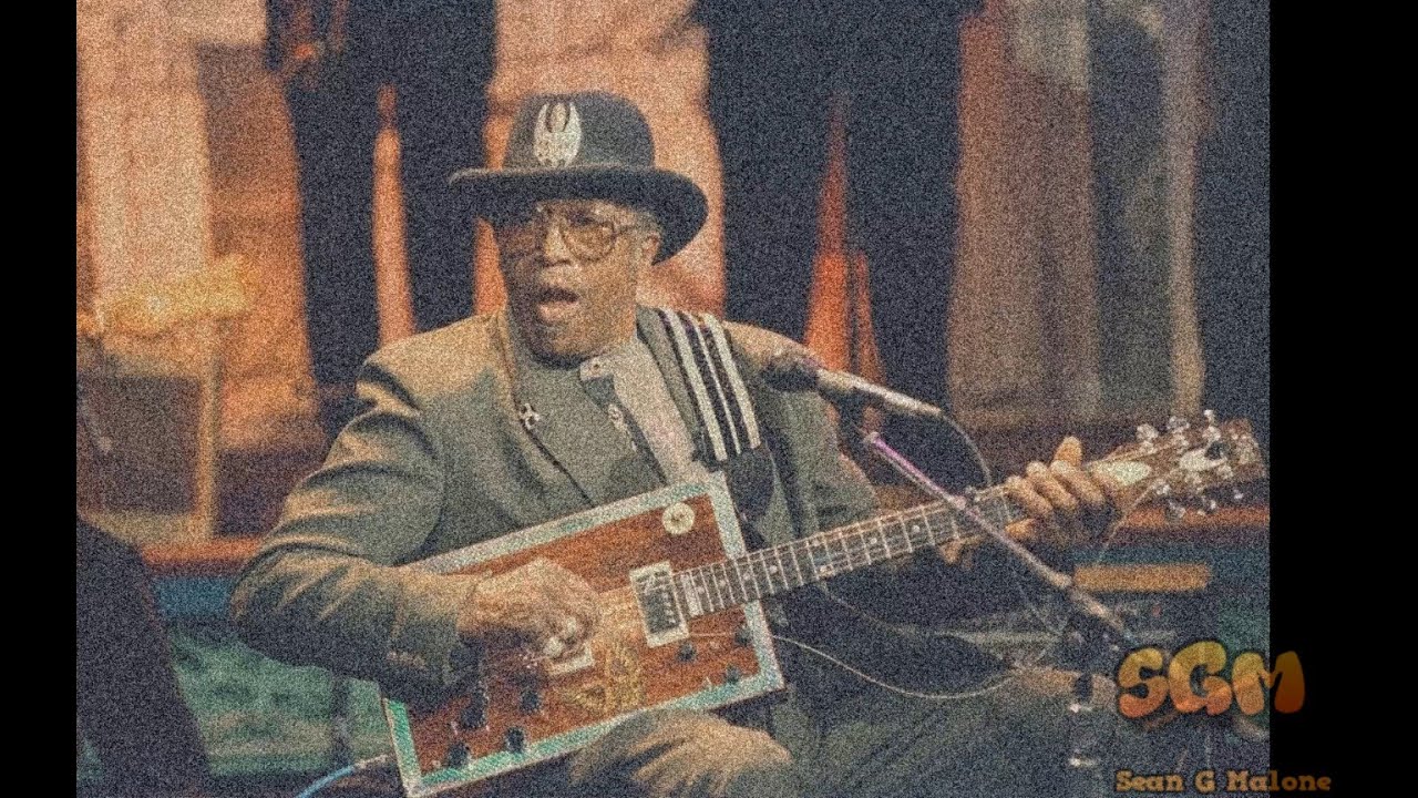 "You Can't Judge A Book By The Cover" ~ Bo Diddley (with lyrics) - YouTube