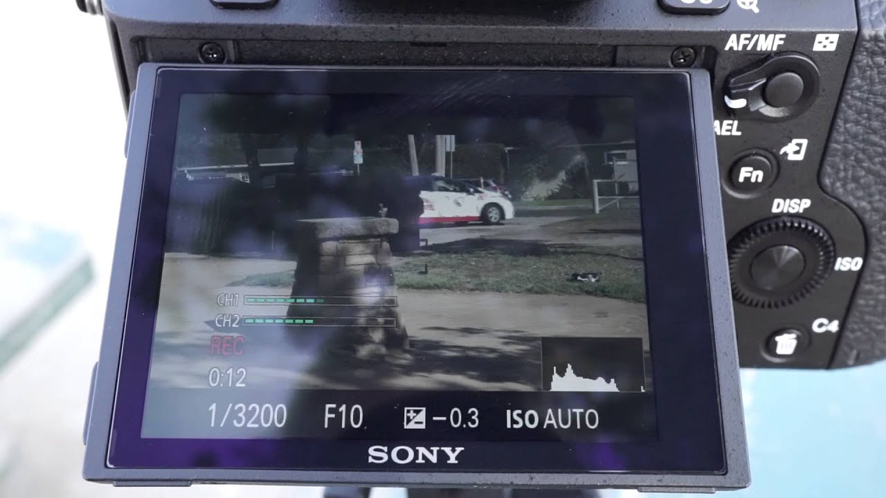 Sony A7RII Screen darkens when recording 4K video - YouTube