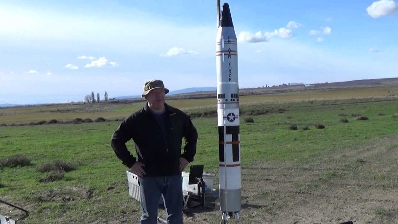 Scratch built Titan II Missile flying on Aerotech I-200W motor. - YouTube